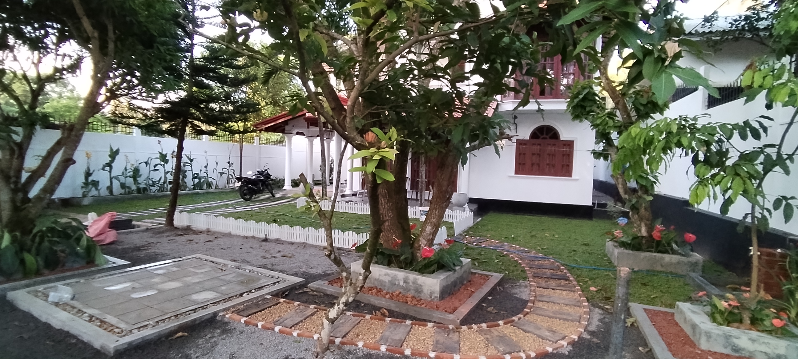 Fully furnished two storey house (Sri Lanka, Gampaha, Raddoluwa ) - Property under 20k